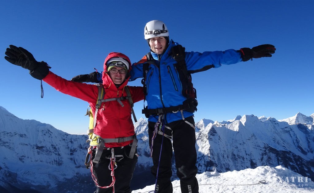 Ascension duo peak de Mera (6470m) et Island (6189m)